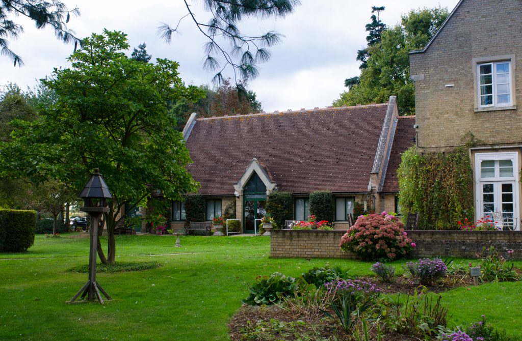 Bedfordshire charity awards grant to local hospice - The Connolly ...